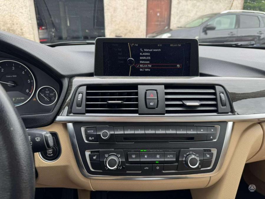 Brown BMW 320 2012 in Jurbarkas, with an engine capacity of 2.00 L and mileage of 235 thousand km for 8250 €, photo 16 on AUTOMOTO.COM.LV