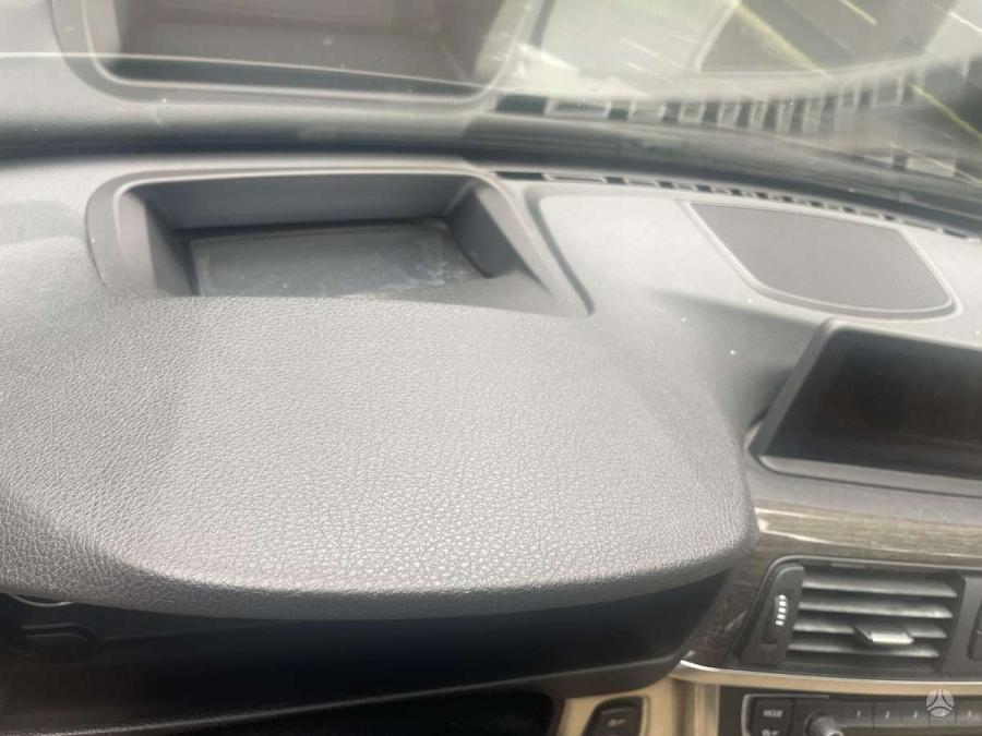 Brown BMW 320 2012 in Jurbarkas, with an engine capacity of 2.00 L and mileage of 235 thousand km for 8250 €, photo 17 on AUTOMOTO.COM.LV
