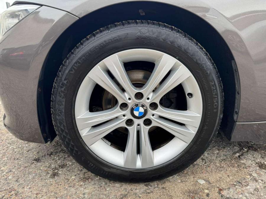 Brown BMW 320 2012 in Jurbarkas, with an engine capacity of 2.00 L and mileage of 235 thousand km for 8250 €, photo 19 on AUTOMOTO.COM.LV