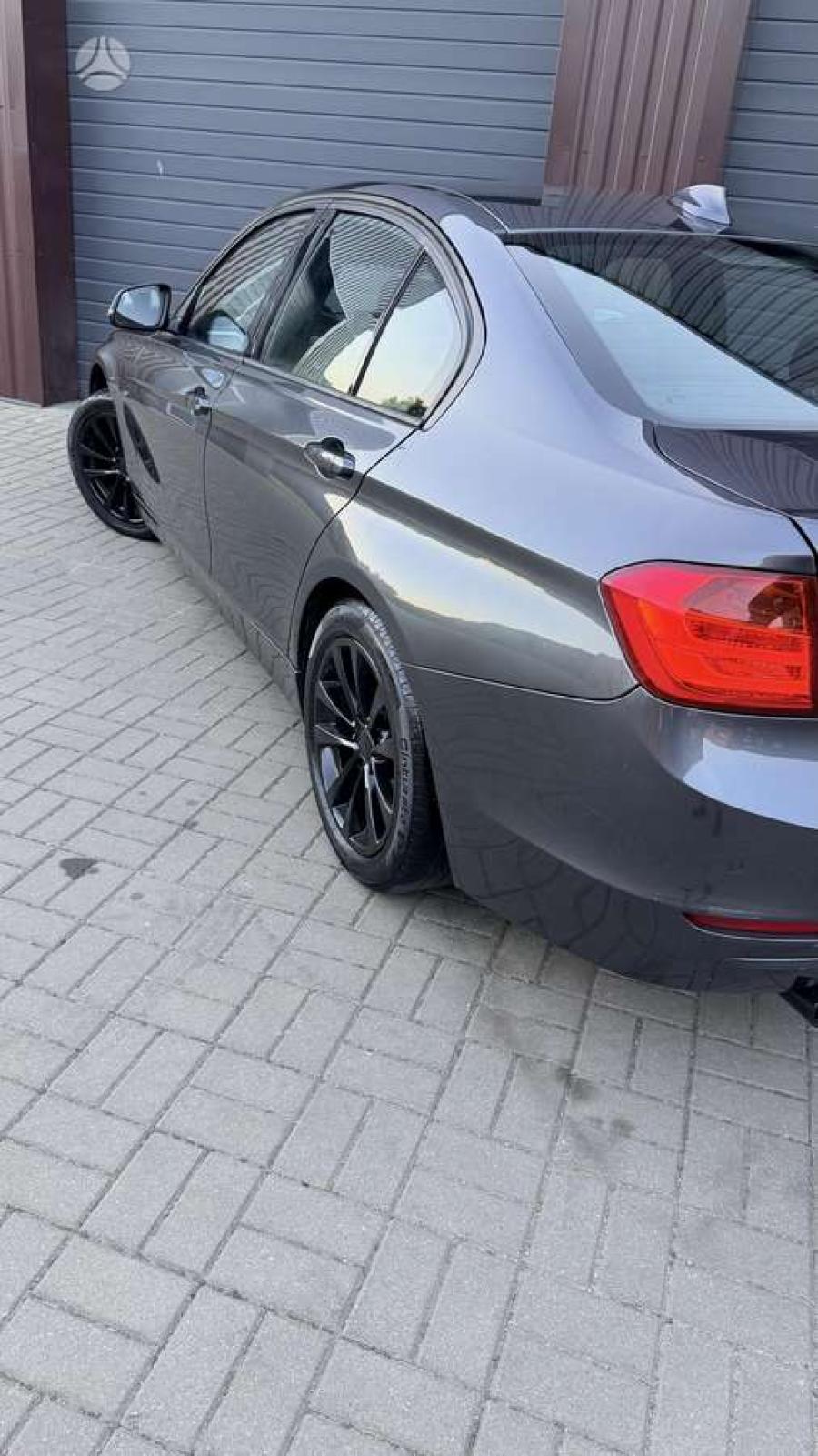 Brūns BMW 320 2013 Kaišiadorys, ar dzinēja tilpumu 2.00 L un nobraukumu 266 tūkst. km par 7850 €, foto 18 vietnē AUTOMOTO.COM.LV
