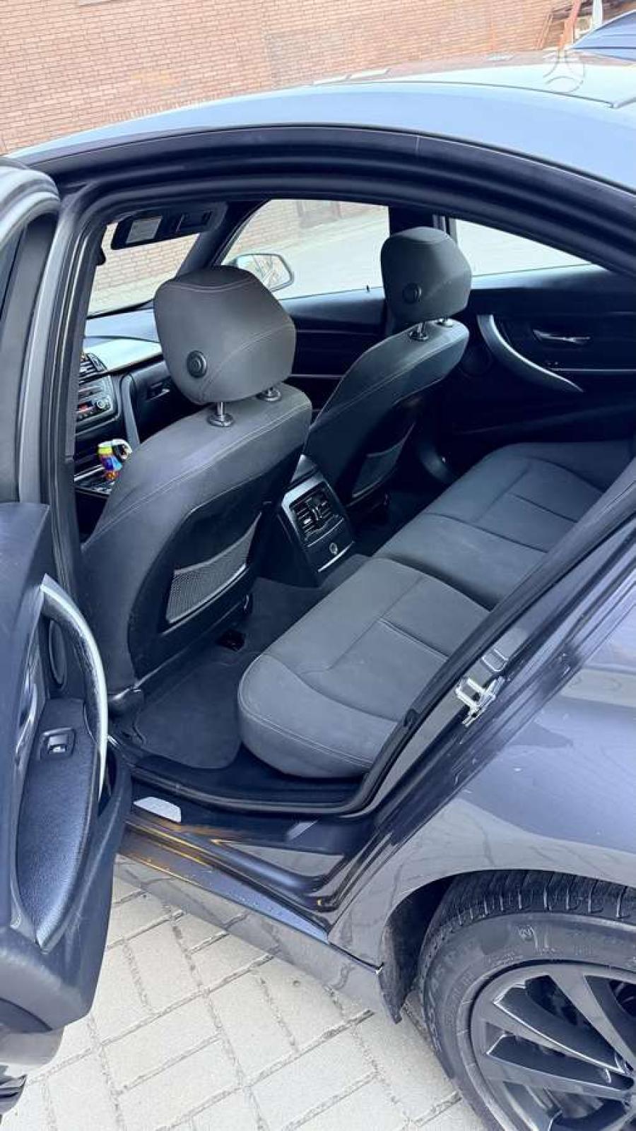 Brūns BMW 320 2013 Kaišiadorys, ar dzinēja tilpumu 2.00 L un nobraukumu 266 tūkst. km par 7850 €, foto 33 vietnē AUTOMOTO.COM.LV