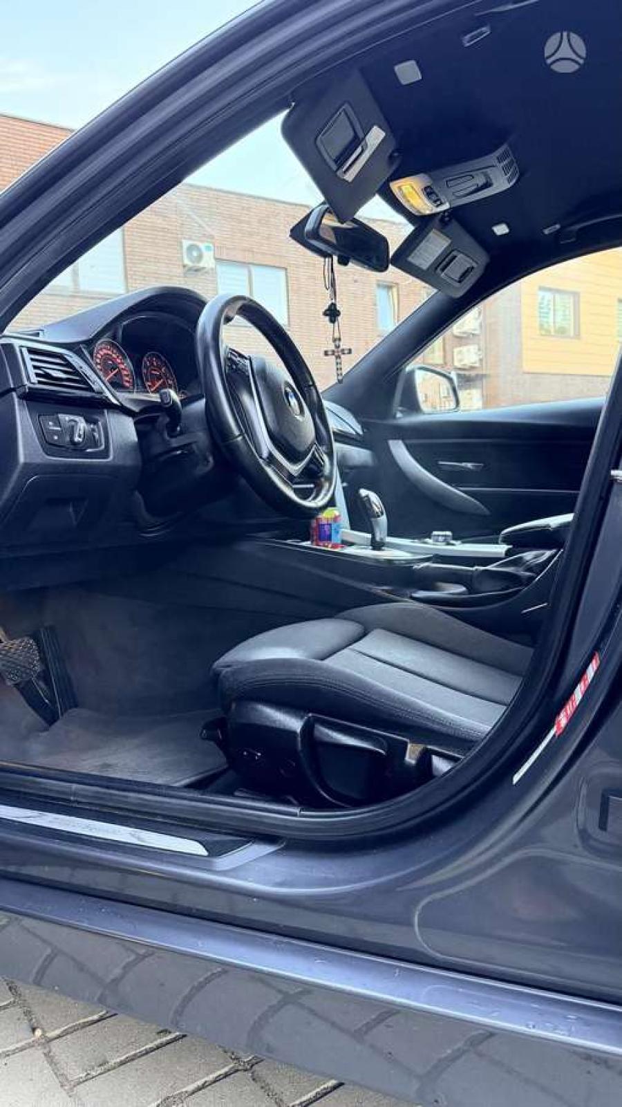 Brūns BMW 320 2013 Kaišiadorys, ar dzinēja tilpumu 2.00 L un nobraukumu 266 tūkst. km par 7850 €, foto 35 vietnē AUTOMOTO.COM.LV