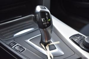 Brūns BMW 320 2013 Viļņa, ar dzinēja tilpumu 2.00 L un nobraukumu 303 tūkst. km par 7700 €, foto 16 vietnē AUTOMOTO.COM.LV