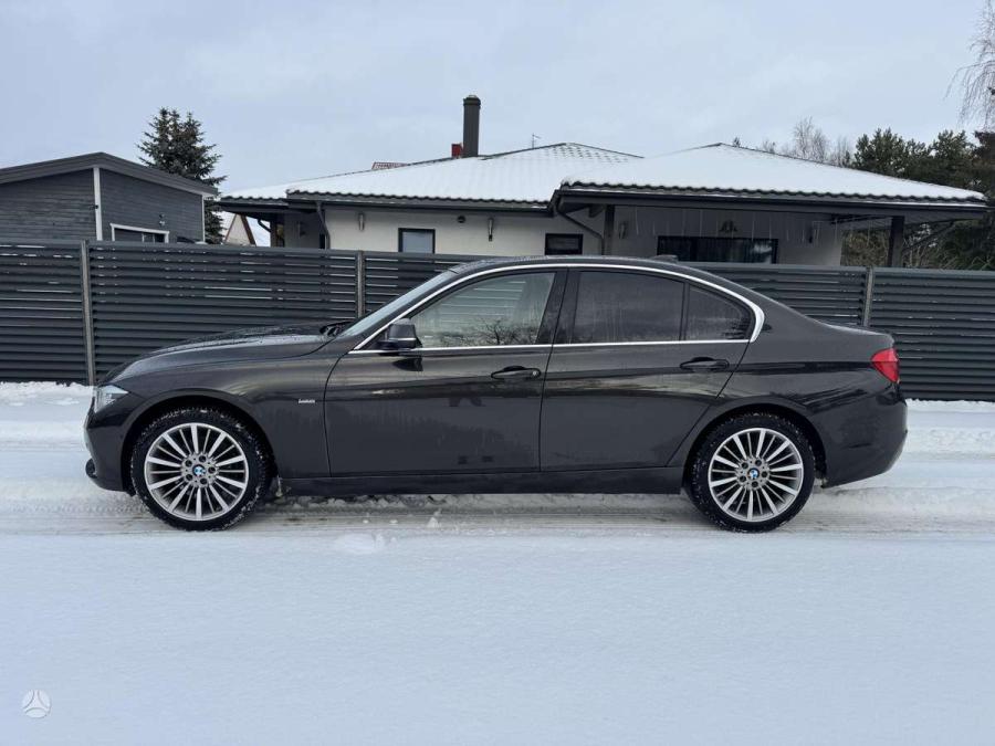 Brown BMW 320 2015 in Jurbarkas, with an engine capacity of 2.00 L and mileage of 125 thousand km for 14700 €, photo 8 on AUTOMOTO.COM.LV