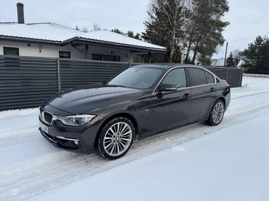 Brown BMW 320 2015 in Jurbarkas, with an engine capacity of 2.00 L and mileage of 125 thousand km for 14700 €, photo 9 on AUTOMOTO.COM.LV