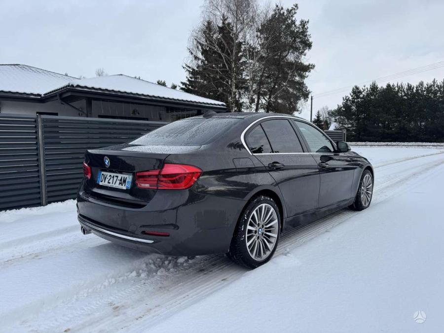 Brown BMW 320 2015 in Jurbarkas, with an engine capacity of 2.00 L and mileage of 125 thousand km for 14700 €, photo 10 on AUTOMOTO.COM.LV