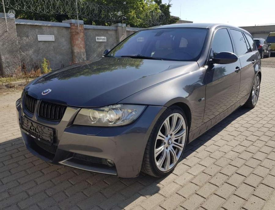 Brown BMW 320 2005 in Siauliai, with an engine capacity of 2.00 L and mileage of 298 thousand km for 3650 €, photo 1 on AUTOMOTO.COM.LV