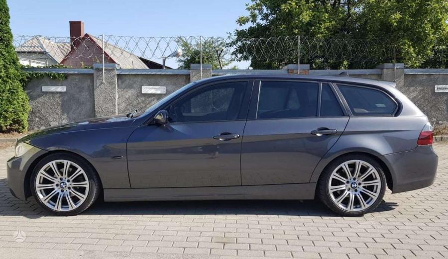 Brown BMW 320 2005 in Siauliai, with an engine capacity of 2.00 L and mileage of 298 thousand km for 3650 €, photo 8 on AUTOMOTO.COM.LV