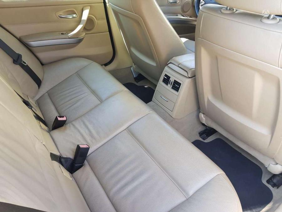 Brown BMW 320 2005 in Siauliai, with an engine capacity of 2.00 L and mileage of 298 thousand km for 3650 €, photo 12 on AUTOMOTO.COM.LV