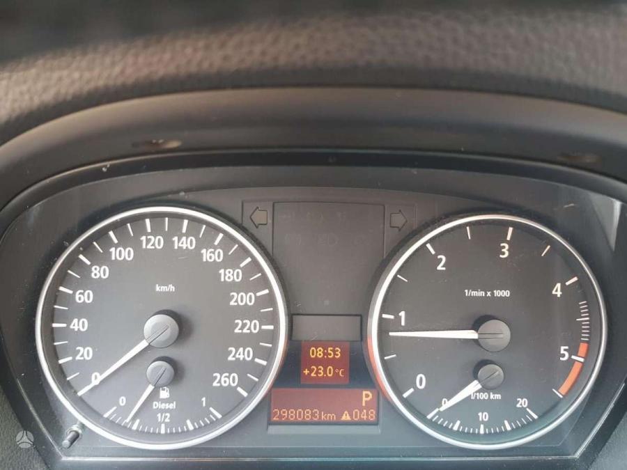 Brown BMW 320 2005 in Siauliai, with an engine capacity of 2.00 L and mileage of 298 thousand km for 3650 €, photo 15 on AUTOMOTO.COM.LV
