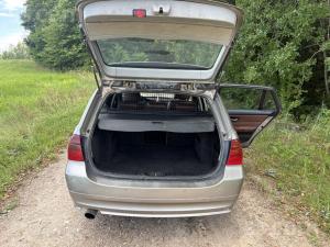 Brown BMW 320 2007 in Kuldiga, with an engine capacity of 2.00 L and mileage of 369 thousand km for 2950 €, photo 7 on AUTOMOTO.COM.LV