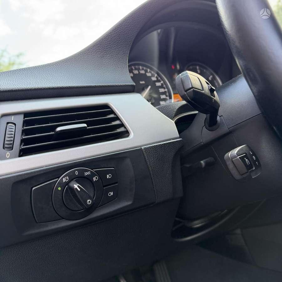 Brūns BMW 320 2008 Kaišiadorys, ar dzinēja tilpumu 2.00 L un nobraukumu 299 tūkst. km par 3650 €, foto 29 vietnē AUTOMOTO.COM.LV