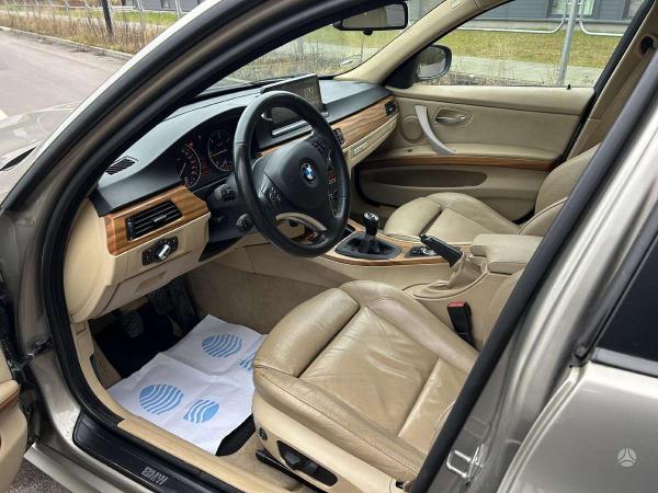 Brown BMW 320 2010 in Vilnius, with an engine capacity of 2.00 L and mileage of 370 thousand km for 4499 €, photo 7 on AUTOMOTO.COM.LV