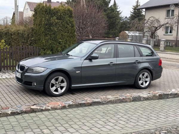 Brown BMW 320 2010 in Marijampole, with an engine capacity of 2.00 L and mileage of 377 thousand km for 4500 €, photo 3 on AUTOMOTO.COM.LV