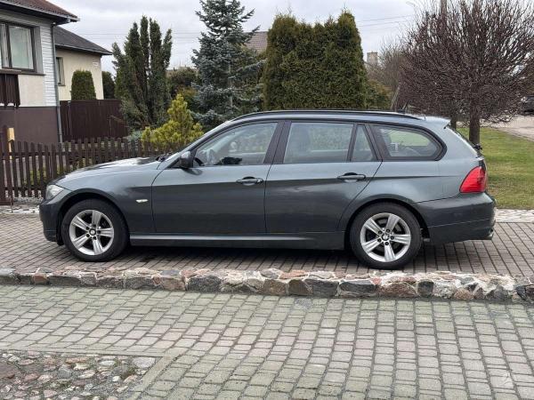 Brown BMW 320 2010 in Marijampole, with an engine capacity of 2.00 L and mileage of 377 thousand km for 4500 €, photo 4 on AUTOMOTO.COM.LV
