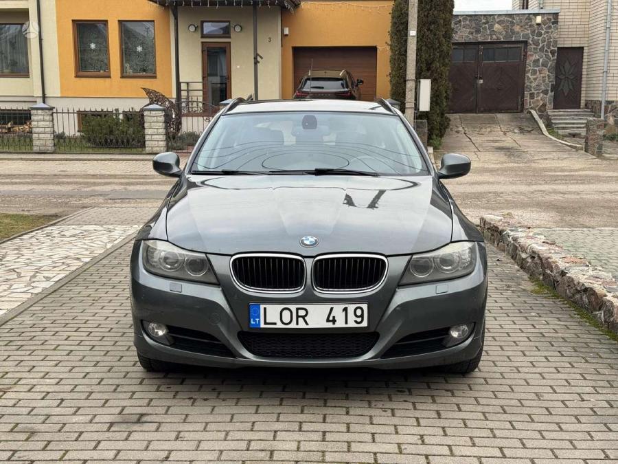 Brown BMW 320 2010 in Marijampole, with an engine capacity of 2.00 L and mileage of 377 thousand km for 4500 €, photo 10 on AUTOMOTO.COM.LV