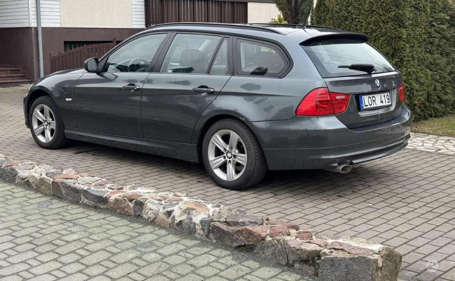 Brown BMW 320 2010 in Marijampole, with an engine capacity of 2.00 L and mileage of 377 thousand km for 4500 €, photo 11 on AUTOMOTO.COM.LV