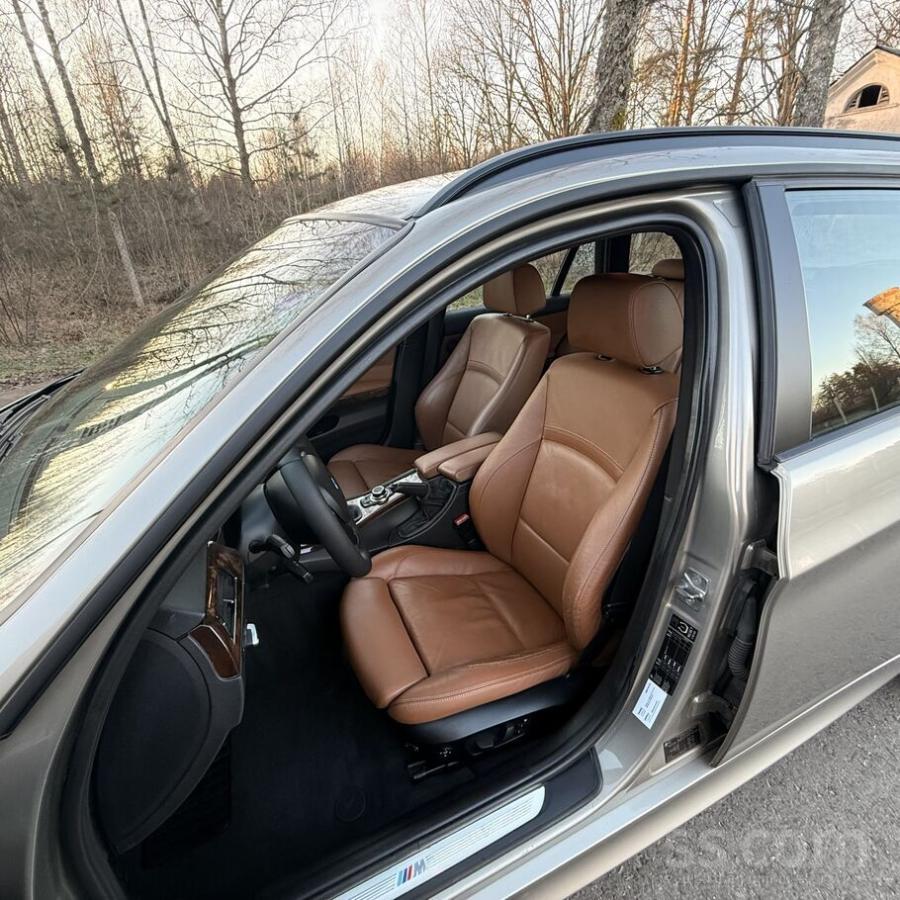Brown BMW 320 2010 in Valmiera, with an engine capacity of 2.00 L and mileage of 267 thousand km for 6990 €, photo 7 on AUTOMOTO.COM.LV