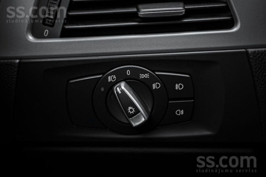 Brūns BMW 320 2010 Rīga, ar dzinēja tilpumu 2.00 L un nobraukumu 335 tūkst. km par 5700 €, foto 30 vietnē AUTOMOTO.COM.LV