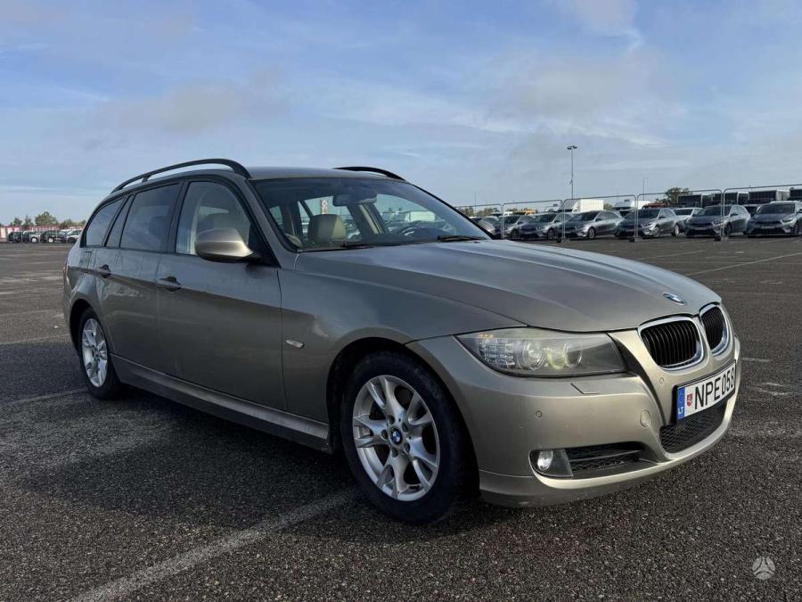 Brown BMW 320 2011 in Vilnius, with an engine capacity of 2.00 L and mileage of 294 thousand km for 2390 €, photo 1 on AUTOMOTO.COM.LV