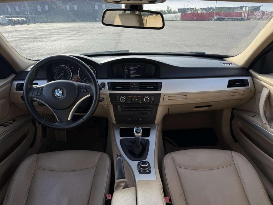 Brown BMW 320 2011 in Vilnius, with an engine capacity of 2.00 L and mileage of 294 thousand km for 2390 €, photo 3 on AUTOMOTO.COM.LV