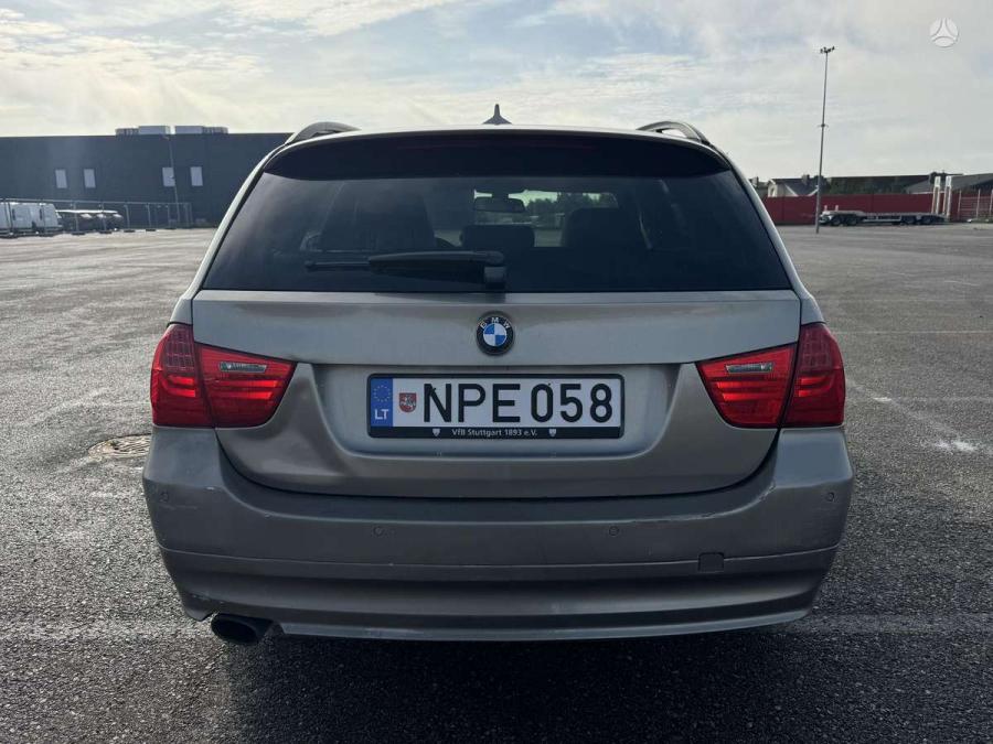 Brown BMW 320 2011 in Vilnius, with an engine capacity of 2.00 L and mileage of 294 thousand km for 2390 €, photo 6 on AUTOMOTO.COM.LV
