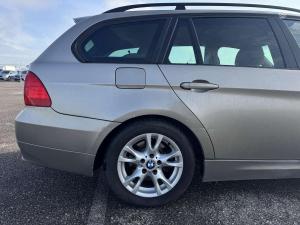 Brown BMW 320 2011 in Vilnius, with an engine capacity of 2.00 L and mileage of 294 thousand km for 2390 €, photo 11 on AUTOMOTO.COM.LV