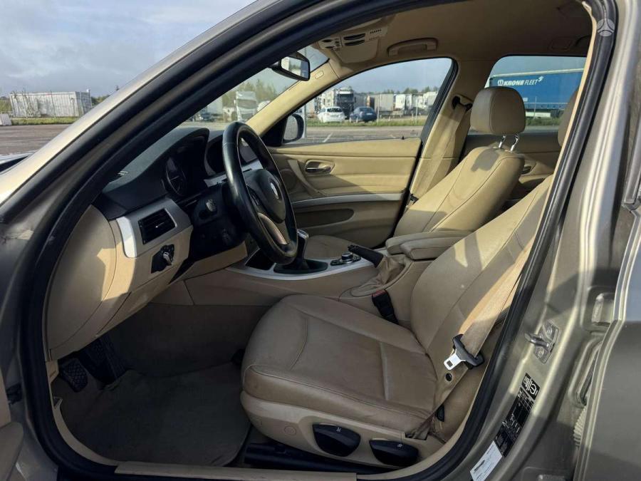 Brown BMW 320 2011 in Vilnius, with an engine capacity of 2.00 L and mileage of 294 thousand km for 2390 €, photo 14 on AUTOMOTO.COM.LV