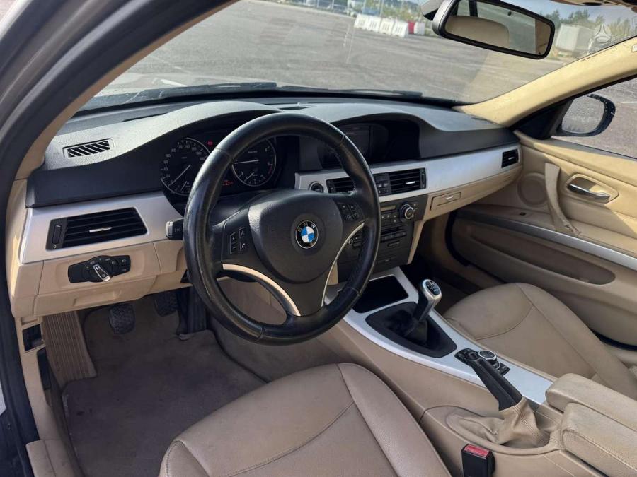 Brown BMW 320 2011 in Vilnius, with an engine capacity of 2.00 L and mileage of 294 thousand km for 2390 €, photo 15 on AUTOMOTO.COM.LV