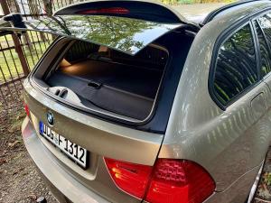 Brown BMW 320 2012 in Kaunas, with an engine capacity of 0.00 L and mileage of 246 thousand km for 4750 €, photo 6 on AUTOMOTO.COM.LV
