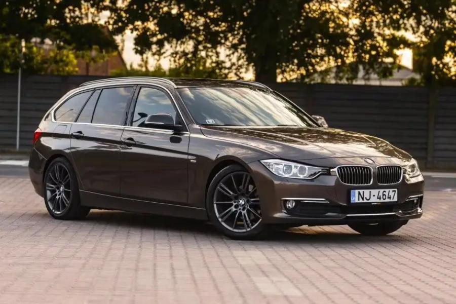 Brown BMW 320 2013 in Jelgava, with an engine capacity of 2.00 L and mileage of 236 thousand km for 13200 €, photo 3 on AUTOMOTO.COM.LV