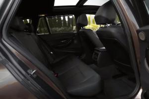Brown BMW 320 2013 in Jelgava, with an engine capacity of 2.00 L and mileage of 236 thousand km for 13200 €, photo 19 on AUTOMOTO.COM.LV