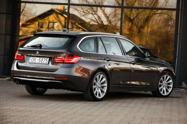 Brown BMW 320 2013 in Jelgava, with an engine capacity of 2.00 L and mileage of 258 thousand km for 7650 €, photo 3 on AUTOMOTO.COM.LV