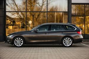 Brown BMW 320 2013 in Jelgava, with an engine capacity of 2.00 L and mileage of 258 thousand km for 7650 €, photo 7 on AUTOMOTO.COM.LV