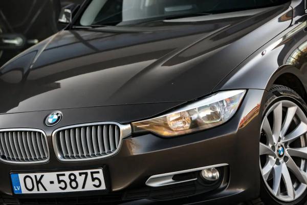 Brown BMW 320 2013 in Jelgava, with an engine capacity of 2.00 L and mileage of 258 thousand km for 7650 €, photo 9 on AUTOMOTO.COM.LV