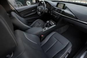 Brown BMW 320 2013 in Jelgava, with an engine capacity of 2.00 L and mileage of 258 thousand km for 7650 €, photo 26 on AUTOMOTO.COM.LV