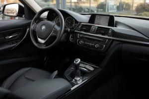Brown BMW 320 2013 in Jelgava, with an engine capacity of 2.00 L and mileage of 258 thousand km for 7650 €, photo 30 on AUTOMOTO.COM.LV