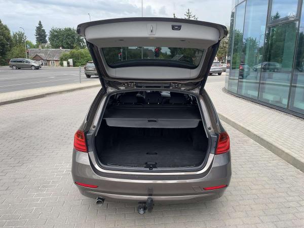 Brown BMW 320 2013 in Utena, with an engine capacity of 2.00 L and mileage of 358 thousand km for 5600 €, photo 9 on AUTOMOTO.COM.LV