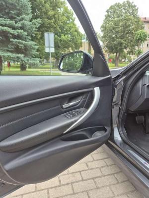 Brūns BMW 320 2013 Šauļi, ar dzinēja tilpumu 2.00 L un nobraukumu 297 tūkst. km par 9350 €, foto 25 vietnē AUTOMOTO.COM.LV
