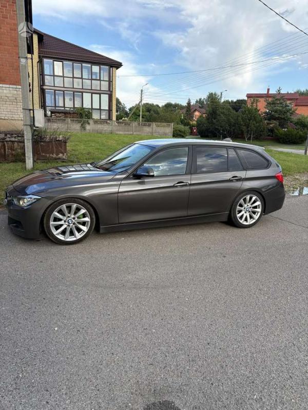 Brown BMW 320 2013 in Panevezys, with an engine capacity of 2.00 L and mileage of 390 thousand km for 7300 €, photo 2 on AUTOMOTO.COM.LV