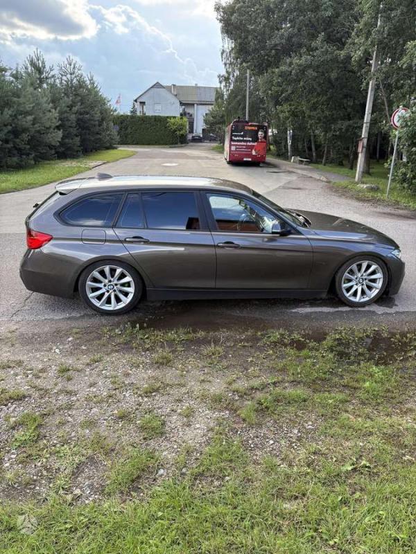Brown BMW 320 2013 in Panevezys, with an engine capacity of 2.00 L and mileage of 390 thousand km for 7300 €, photo 6 on AUTOMOTO.COM.LV