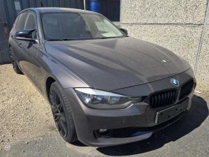 Brown BMW 320 2014 in Kaunas, with an engine capacity of 2.00 L and mileage of 201 thousand km for 5550 €, photo 13 on AUTOMOTO.COM.LV