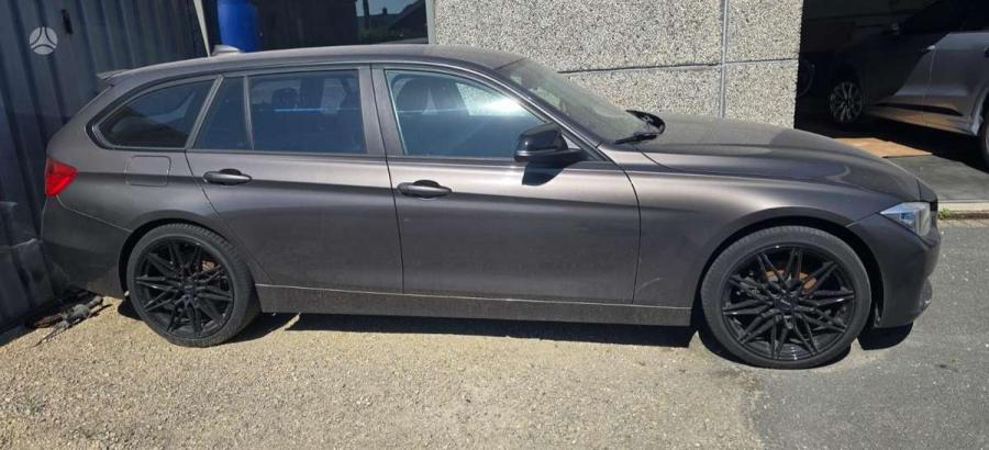 Brown BMW 320 2014 in Kaunas, with an engine capacity of 2.00 L and mileage of 201 thousand km for 5550 €, photo 14 on AUTOMOTO.COM.LV