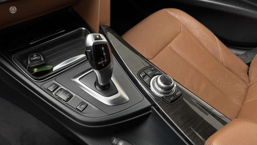 Brown BMW 320 2014 in Taurage, with an engine capacity of 2.00 L and mileage of 311 thousand km for 7999 €, photo 10 on AUTOMOTO.COM.LV