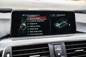 Brown BMW 320 2015 in Tukums, with an engine capacity of 2.00 L and mileage of 280 thousand km for 11080 €, photo 26 on AUTOMOTO.COM.LV