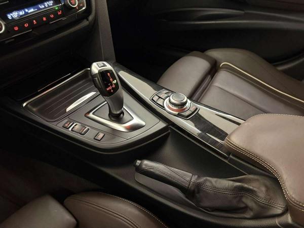 Brown BMW 320 2015 in Marijampole, with an engine capacity of 2.00 L and mileage of 317 thousand km for 9750 €, photo 9 on AUTOMOTO.COM.LV