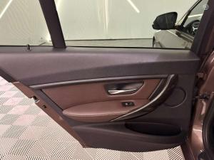 Brown BMW 320 2015 in Marijampole, with an engine capacity of 2.00 L and mileage of 317 thousand km for 9400 €, photo 9 on AUTOMOTO.COM.LV