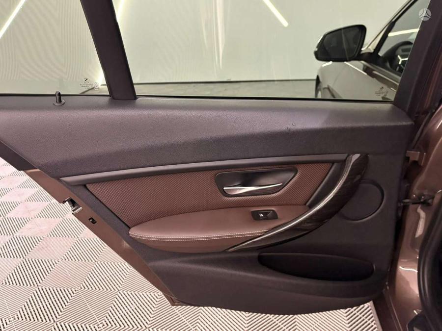 Brown BMW 320 2015 in Marijampole, with an engine capacity of 2.00 L and mileage of 317 thousand km for 9400 €, photo 9 on AUTOMOTO.COM.LV