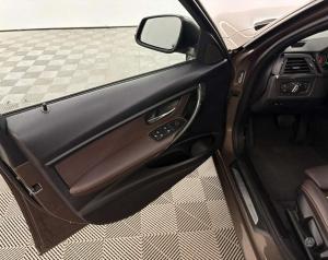 Brown BMW 320 2015 in Marijampole, with an engine capacity of 2.00 L and mileage of 317 thousand km for 9400 €, photo 14 on AUTOMOTO.COM.LV