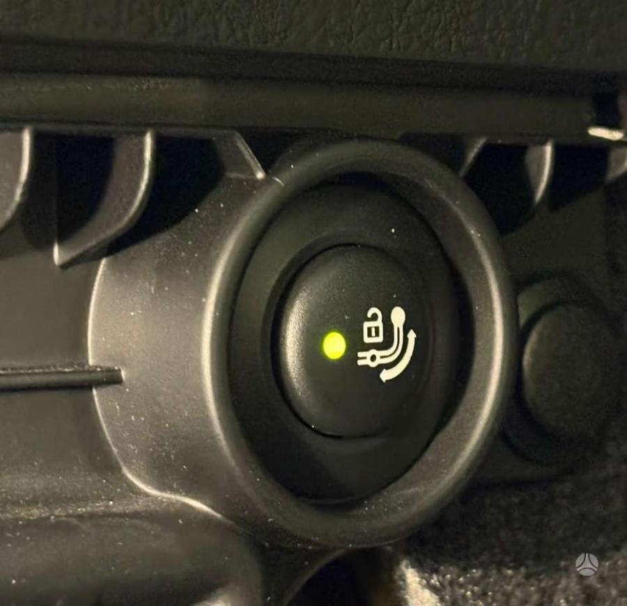 Brown BMW 320 2016 in Marijampole, with an engine capacity of 2.00 L and mileage of 232 thousand km for 13450 €, photo 33 on AUTOMOTO.COM.LV